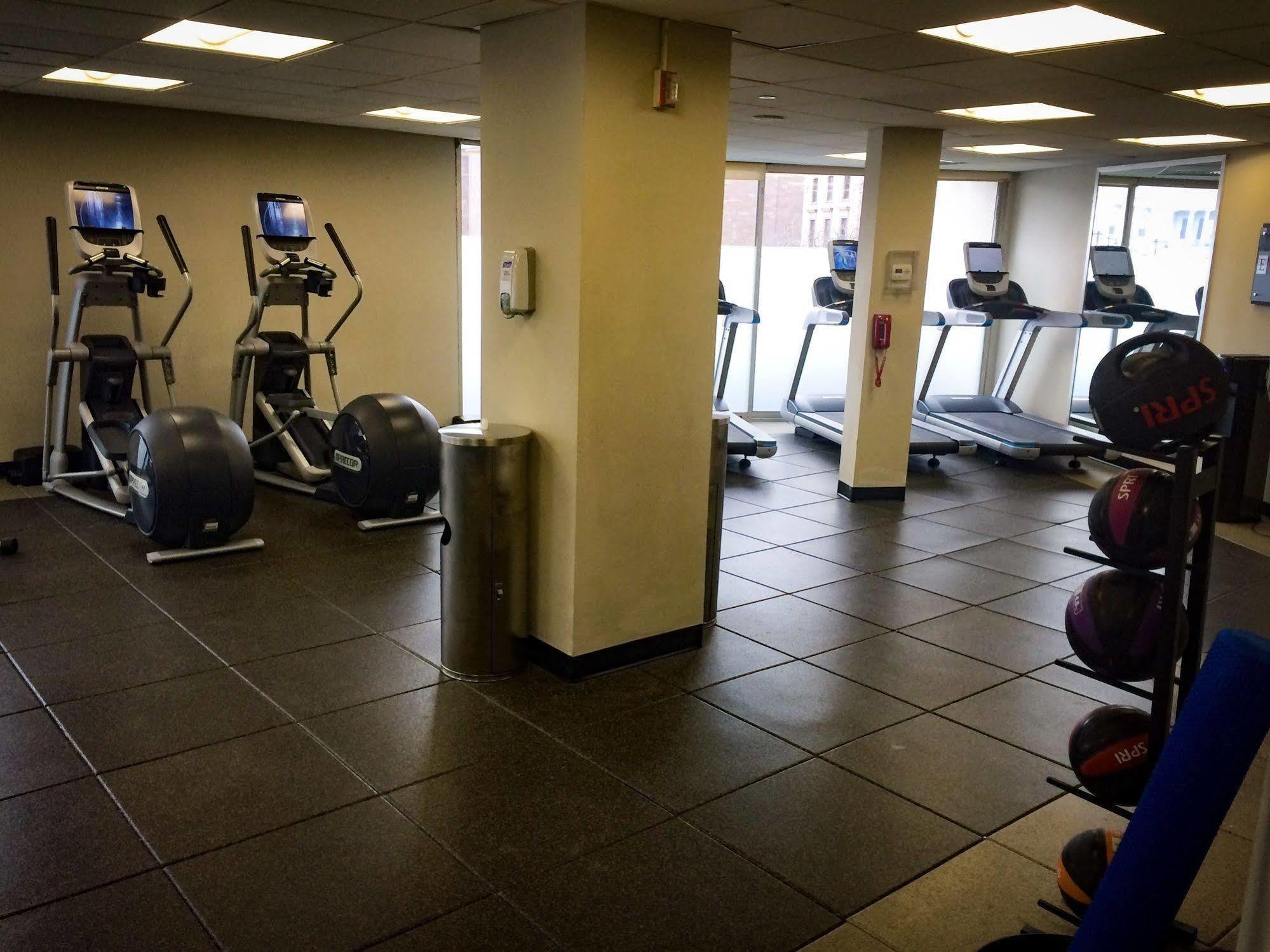 EMBASSY SUITES PHILADELPHIA - CENTER CITY: LOW RATES, SAVE ON YOUR STAY